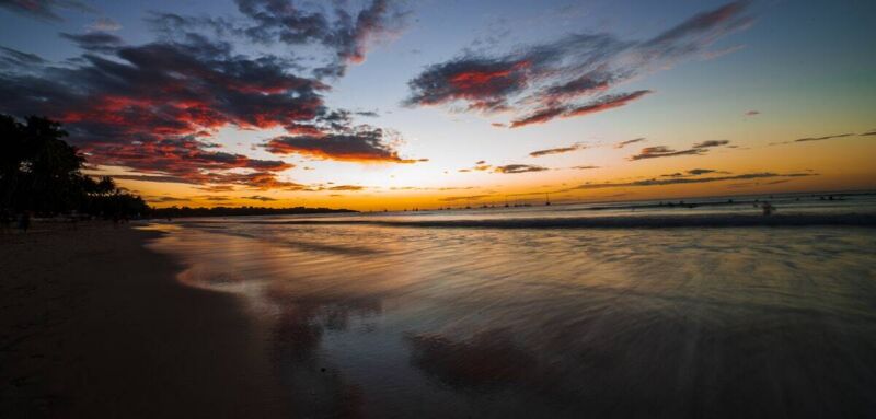 15 Beautiful Sunsets from Famous Travel Spots Worldwide