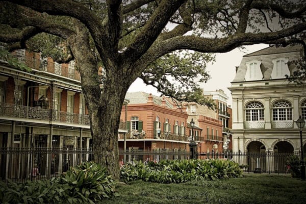11 Beautiful Southern Gothic Travel Destinations: Savannah, Charleston ...