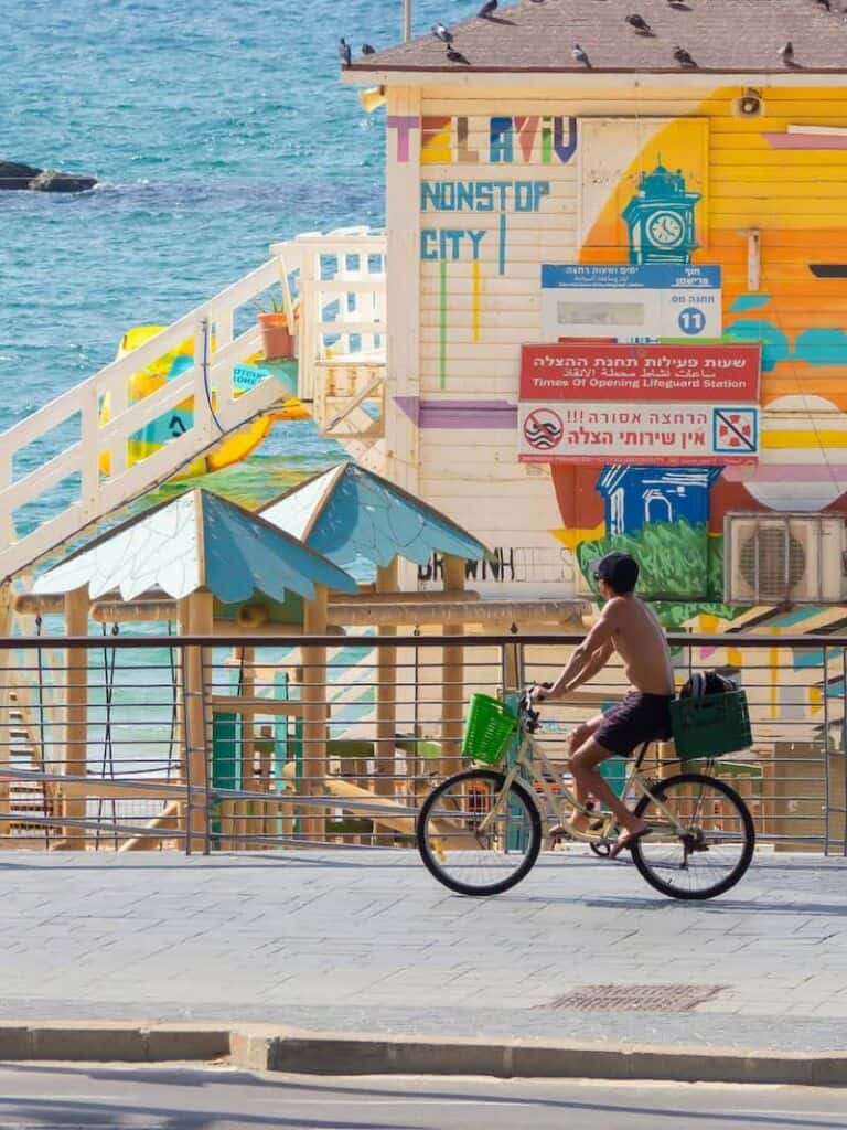 Are You an Extrovert? Here are 15 Amazing Travel Destinations You'll Love!
