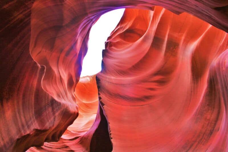 Antelope Canyon: The Hidden Spot in Arizona That Glows in Neon Colors ...