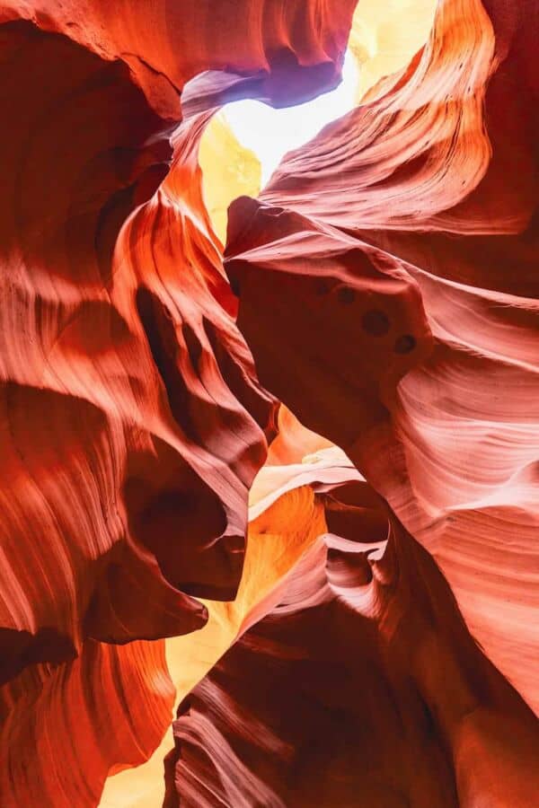 Antelope Canyon: The Hidden Spot in Arizona That Glows in Neon Colors ...