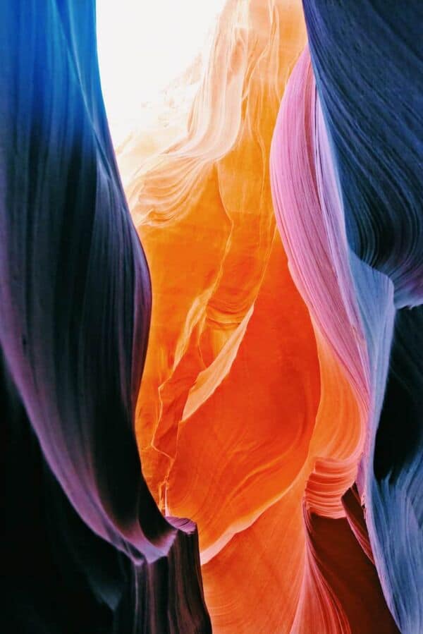 Antelope Canyon: The Hidden Spot in Arizona That Glows in Neon Colors ...